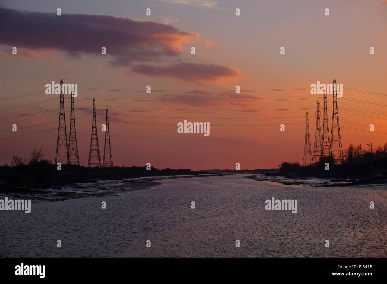 Electric cables in water hi-res stock photography and images - Alamy