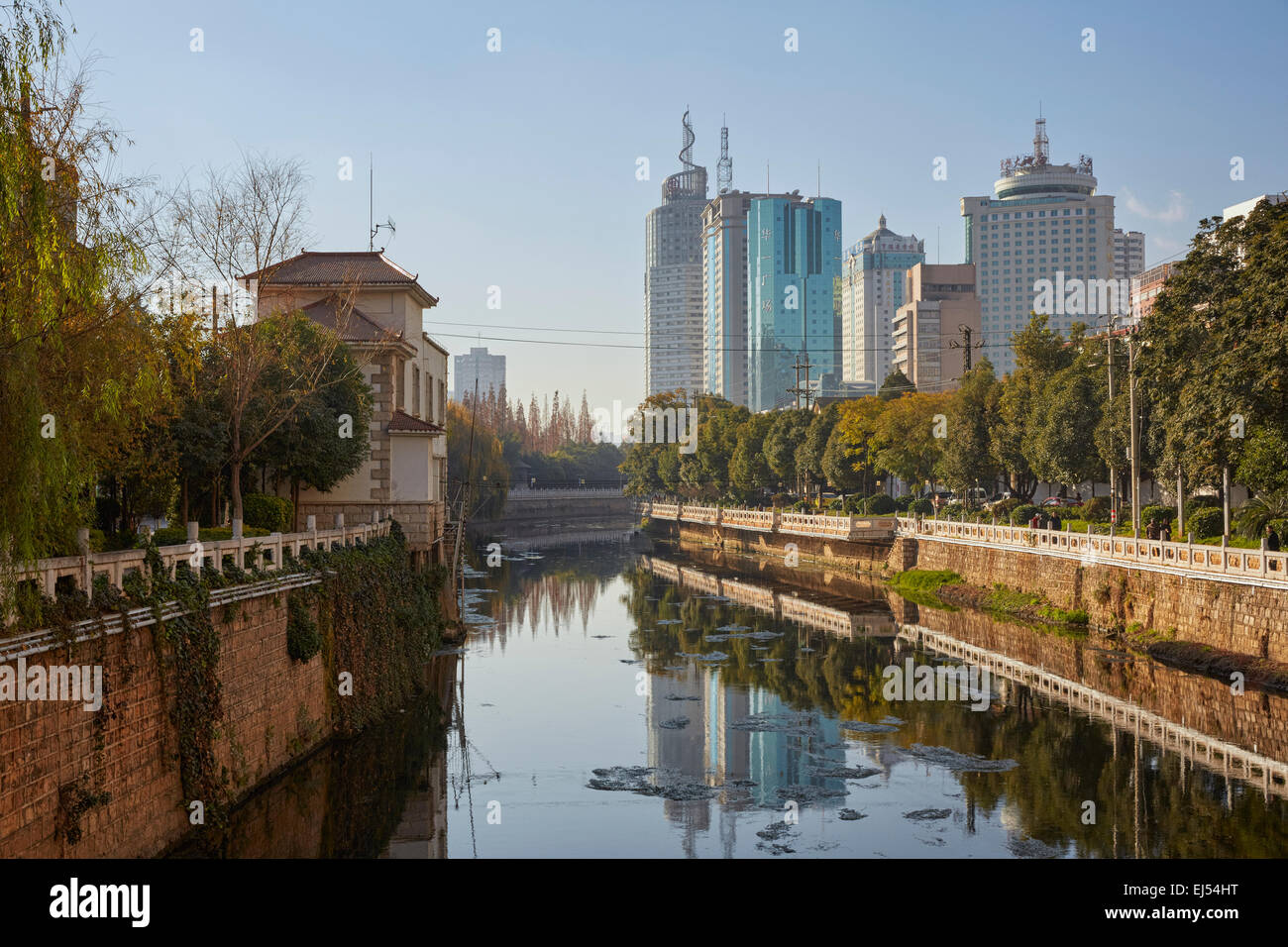 Kunming hi-res stock photography and images - Alamy