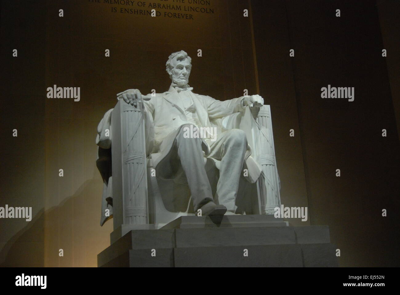 Lincoln famous statue hi-res stock photography and images - Alamy