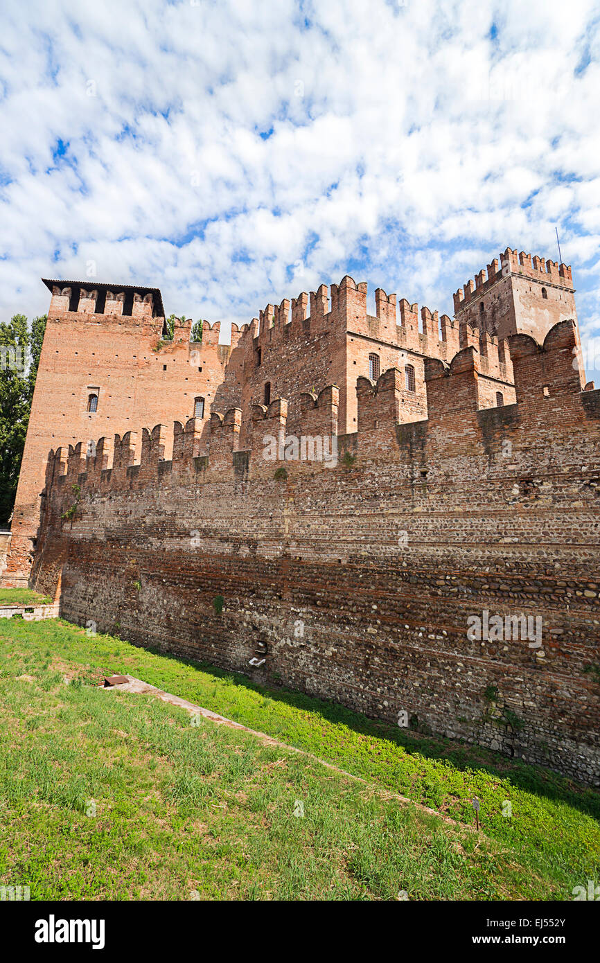Verona castle walls hi-res stock photography and images - Alamy