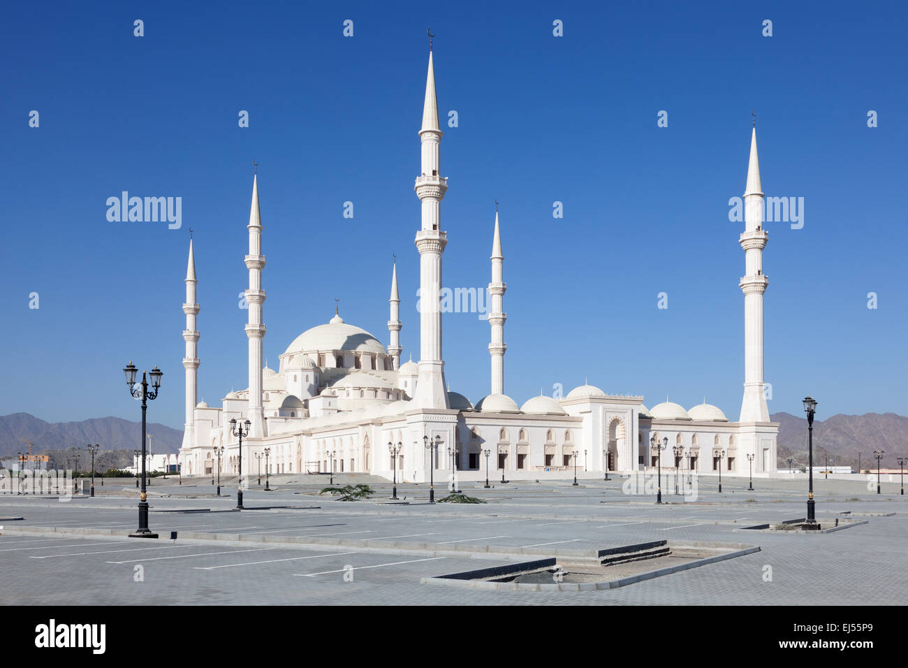 Mosque fujairah hi-res stock photography and images - Alamy