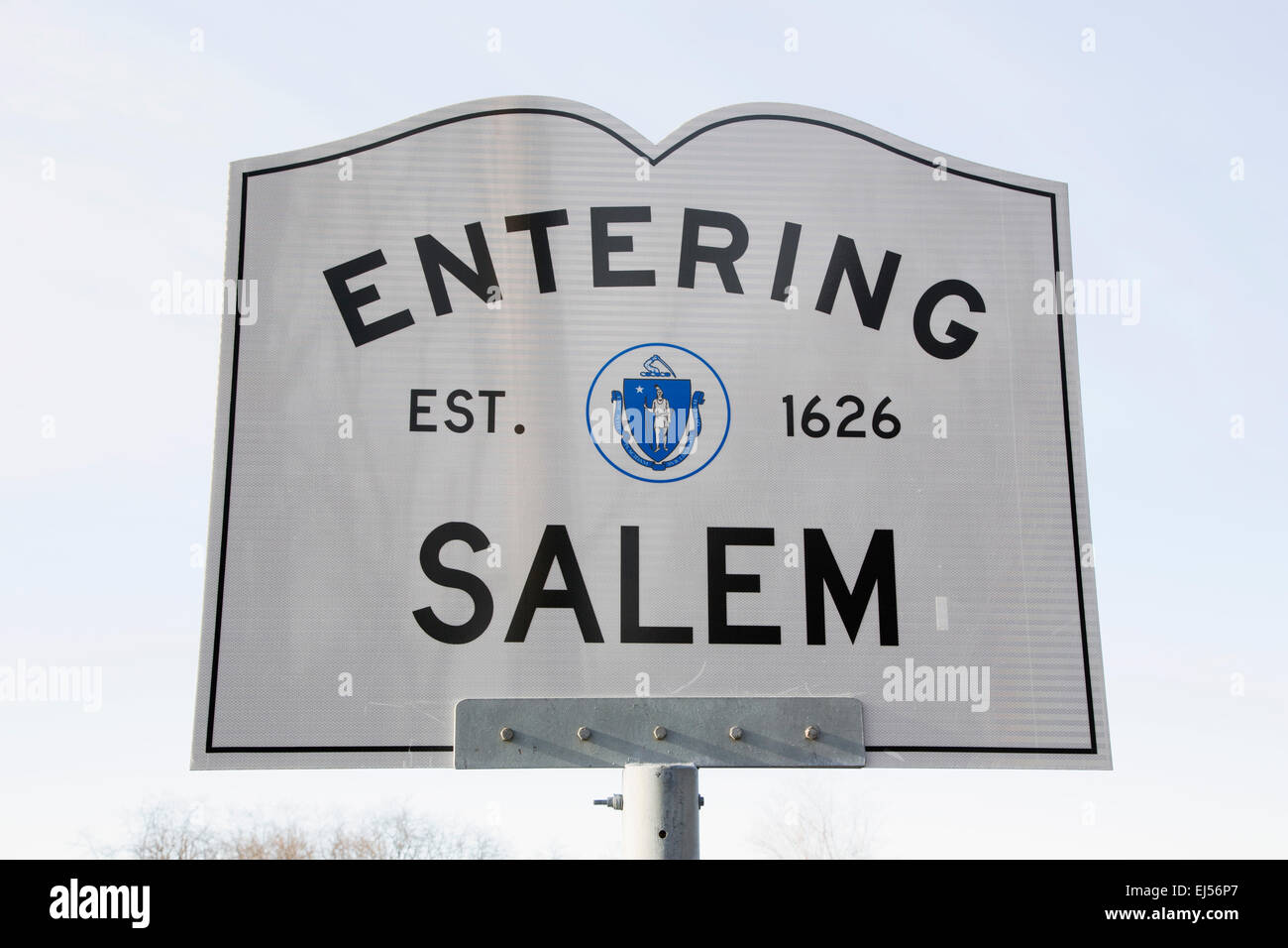 Entering salem road sign hi-res stock photography and images - Alamy