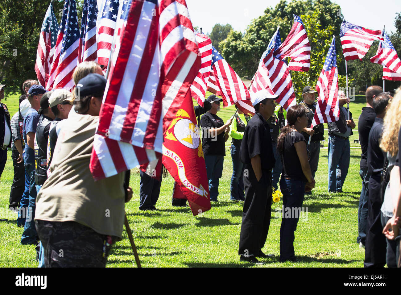 Patriot Guard Motorcyclists honoring fallen US Soldier, PFC Zach Suarez ...