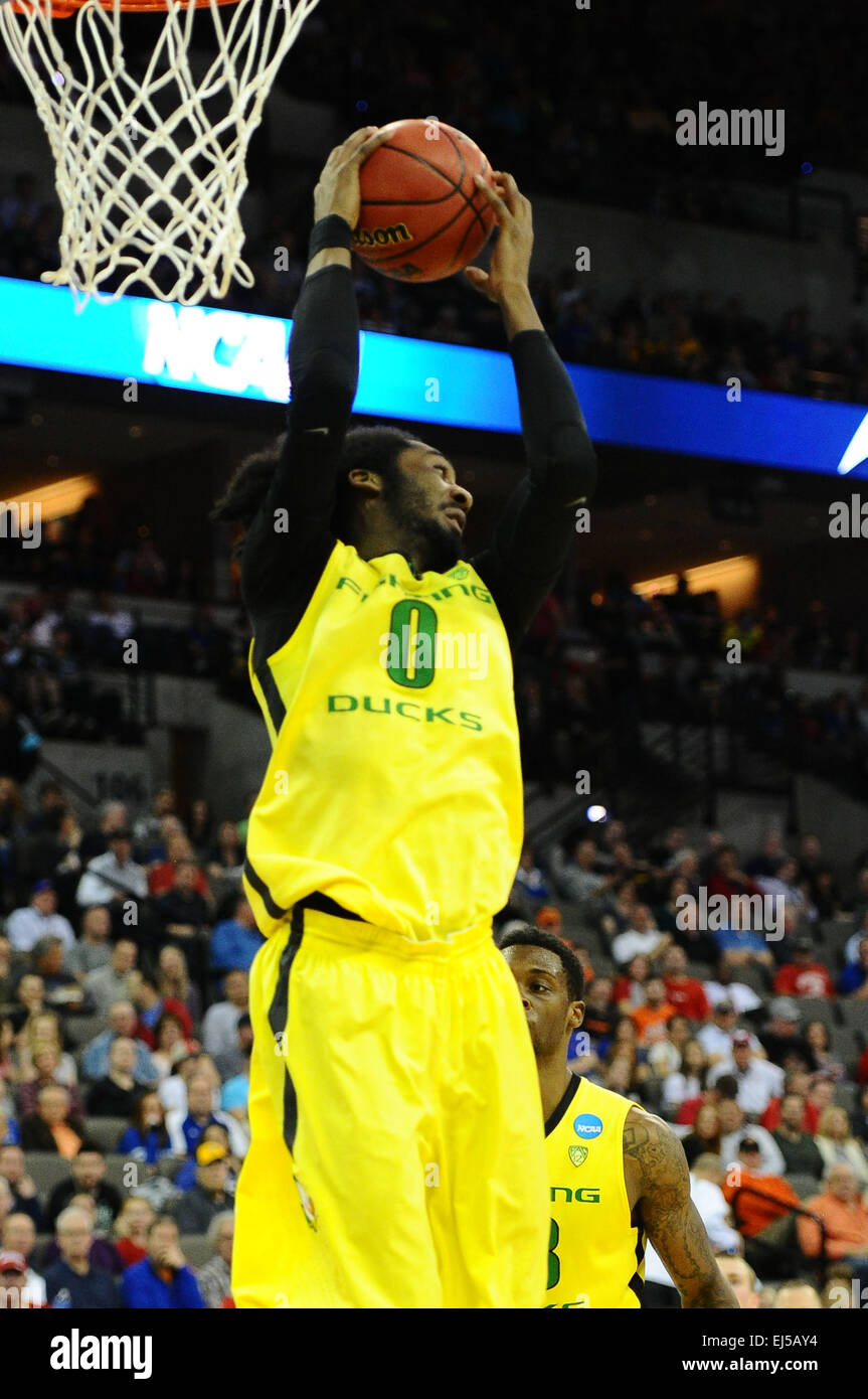 Cheerleaders oklahoma state cowboys hi-res stock photography and images ...