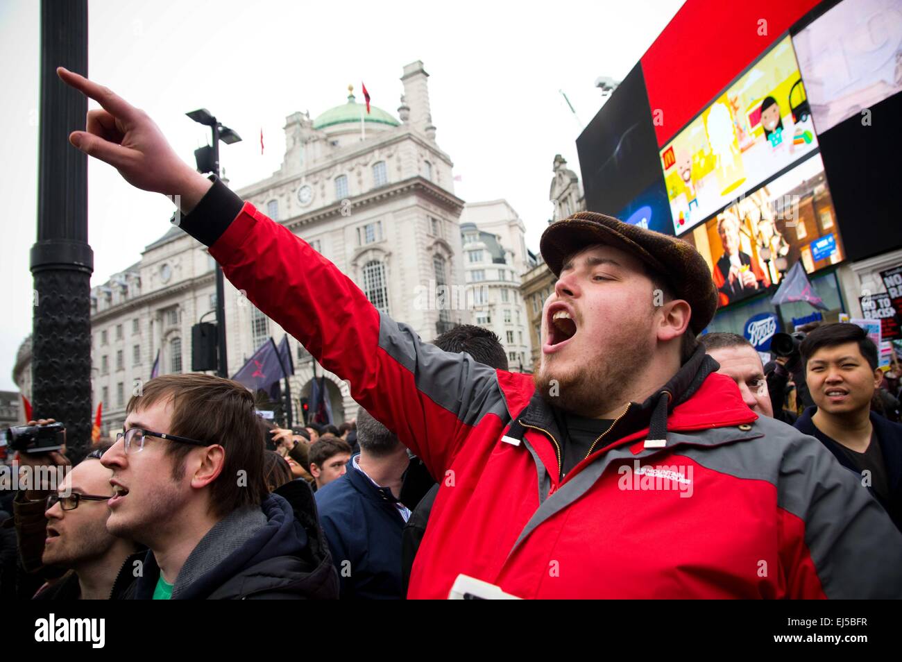 Far right edl protest angry hi-res stock photography and images - Alamy