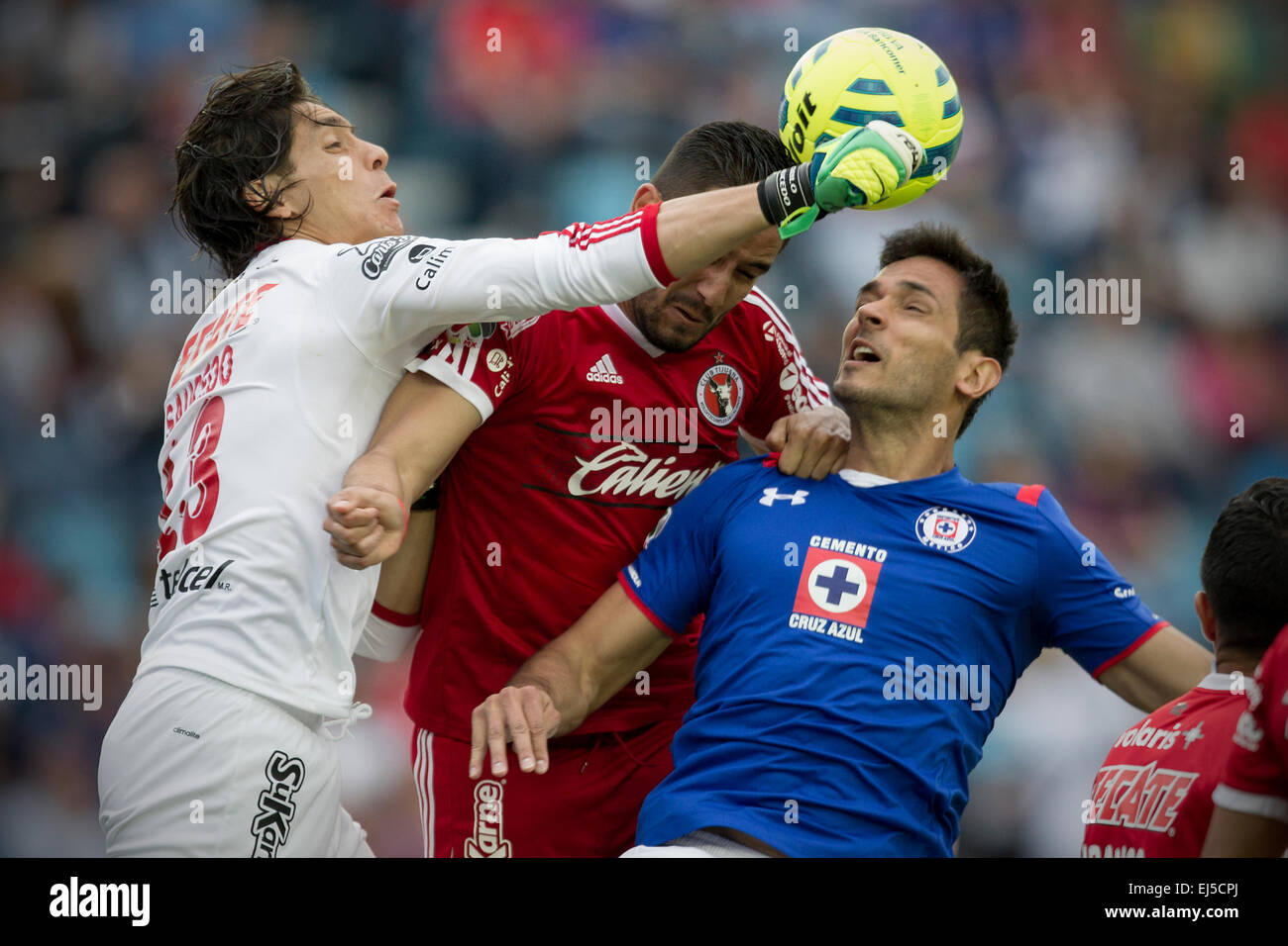 Cruz azul player hi-res stock photography and images - Alamy
