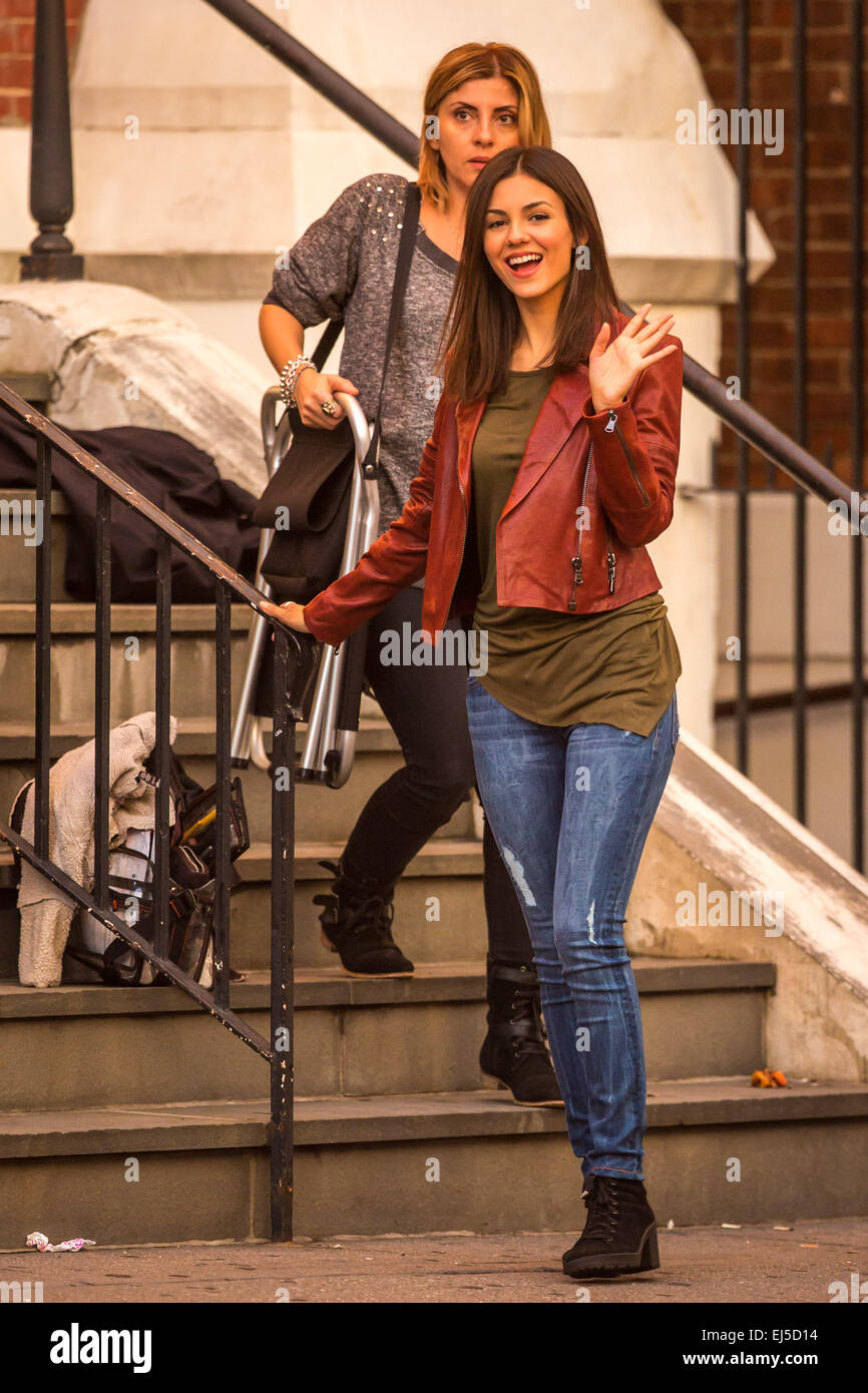 Victoria justice filming on set mtvs hi-res stock photography and ...