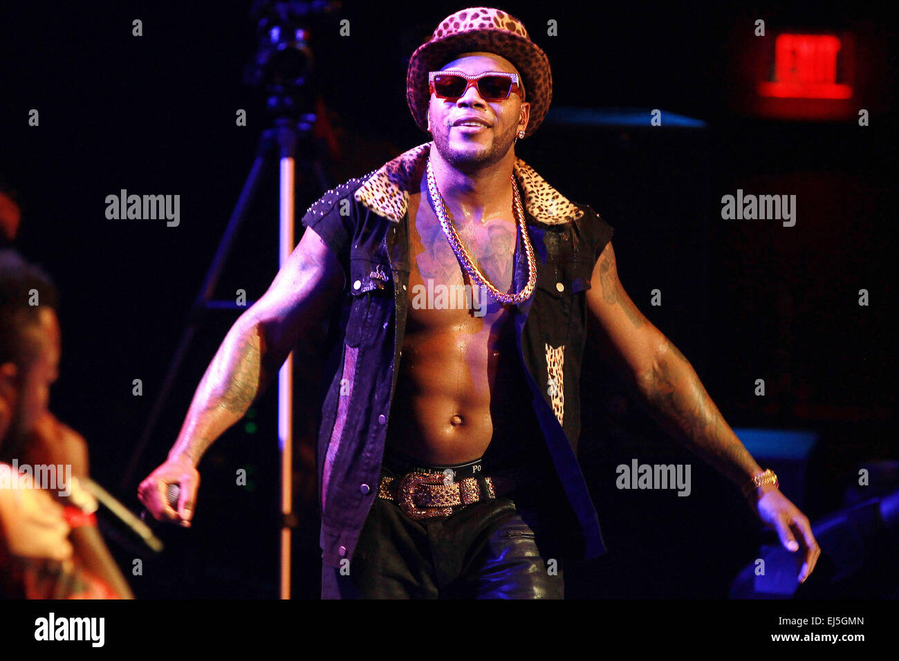 Flo Rida performs a private show at Hard Rock Live on his 35th birthday ...