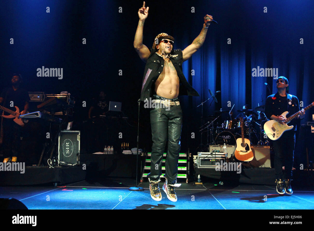Flo Rida performs a private show at Hard Rock Live on his 35th birthday ...