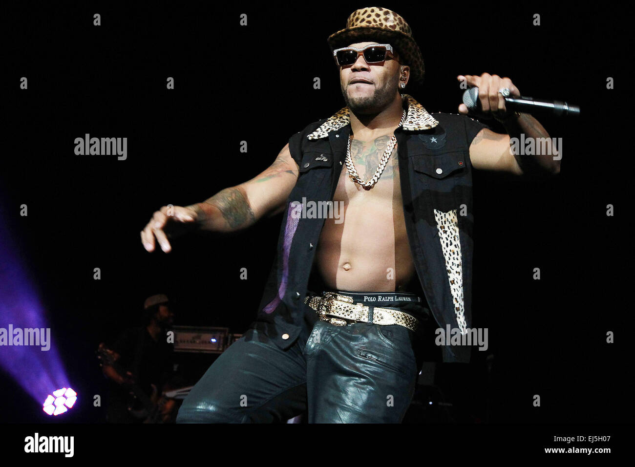 Flo Rida performs a private show at Hard Rock Live on his 35th birthday ...