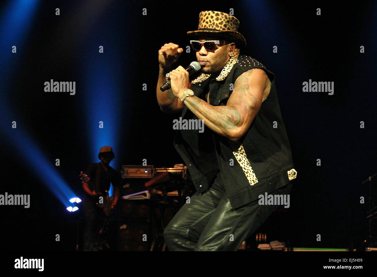 Flo Rida performs a private show at Hard Rock Live on his 35th birthday ...