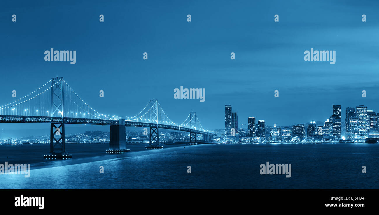 San Francisco city skyline panorama with urban architectures at night ...