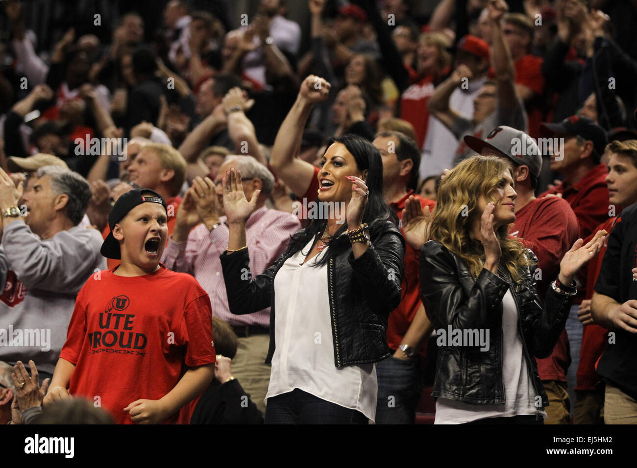 Portland, Oregon, USA. 21st march, 2015. Utah fans react to a play. The ...