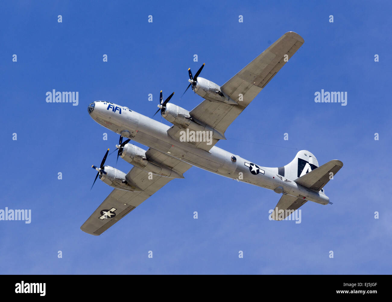 B 29 flying fortress hi-res stock photography and images - Alamy