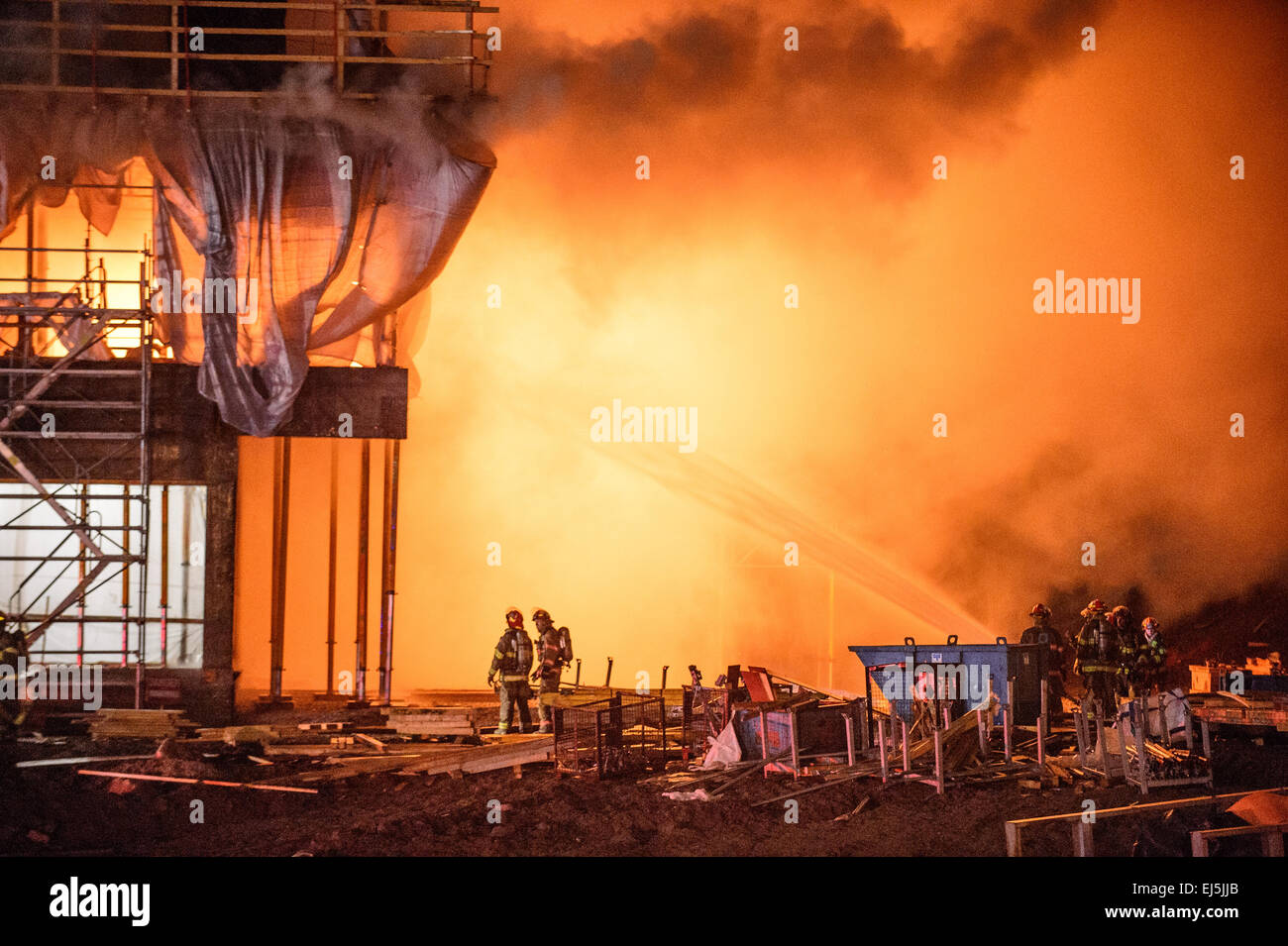 Brampton, CAN., 16 Mar 2015 - Brampton Fire Service were on the scene ...