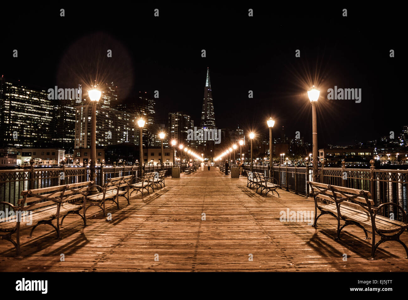 Pier 7 hi-res stock photography and images - Alamy