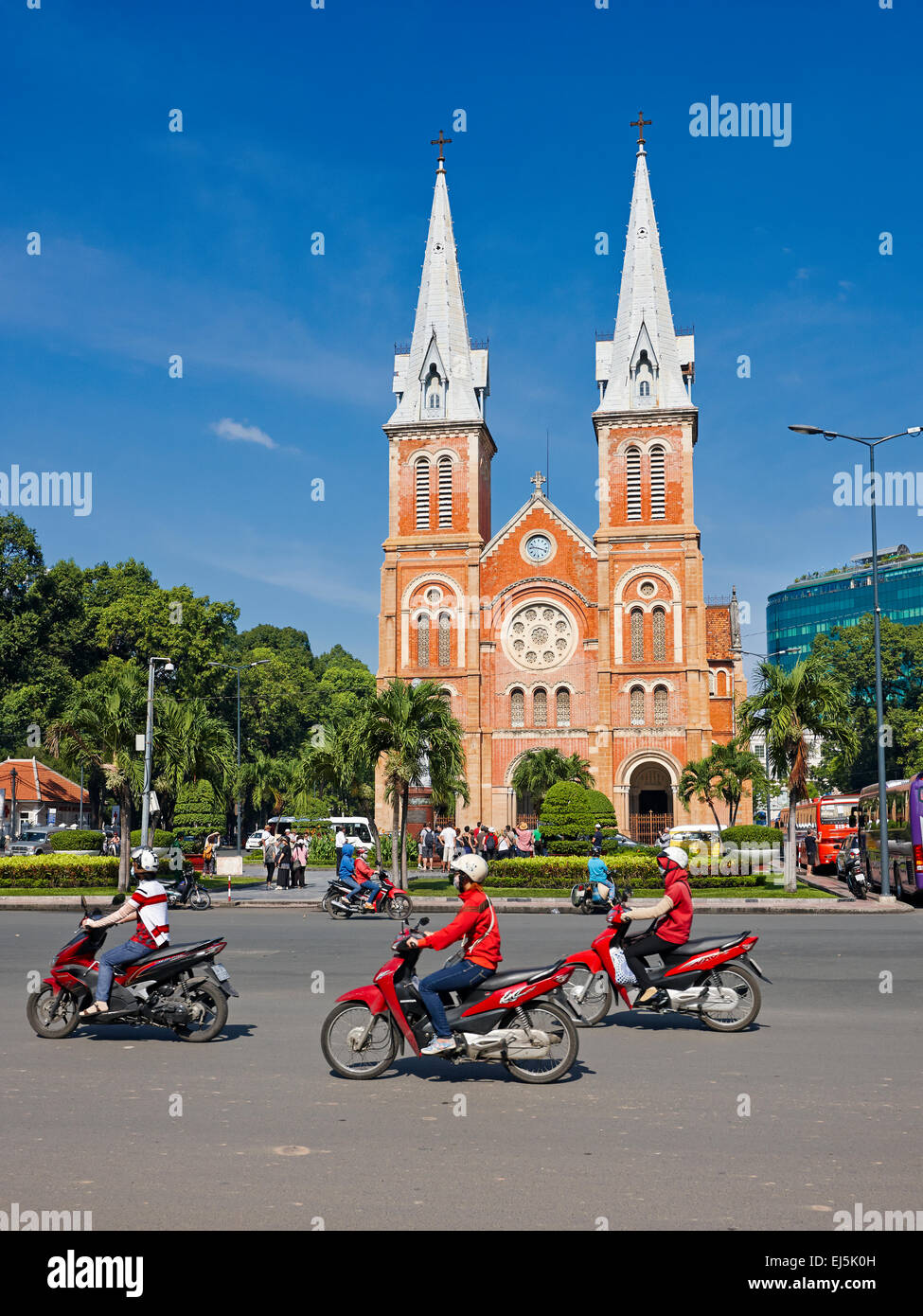 Saigon motorbikes hi-res stock photography and images - Alamy