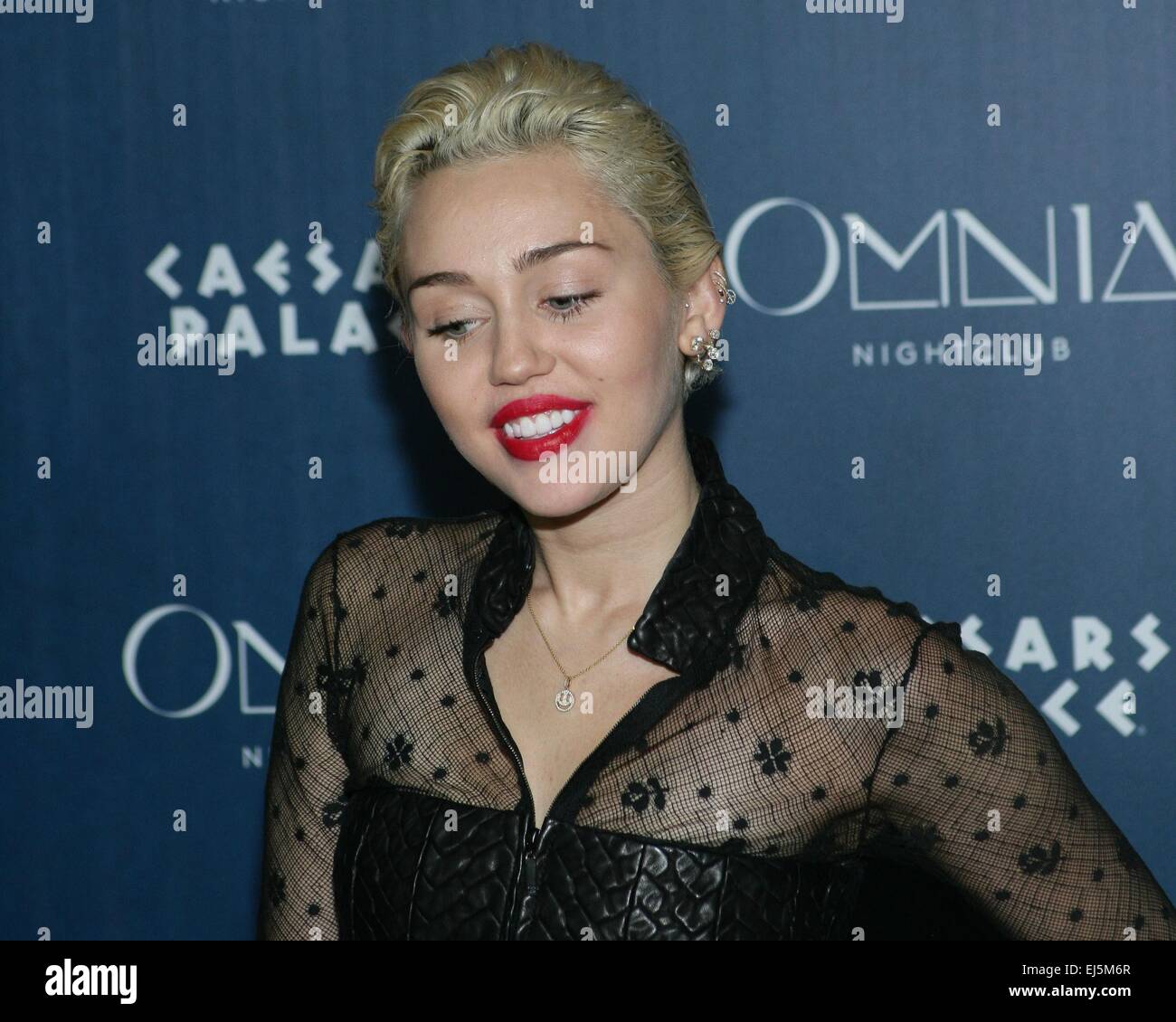 Miley cyrus hosts hi-res stock photography and images - Alamy