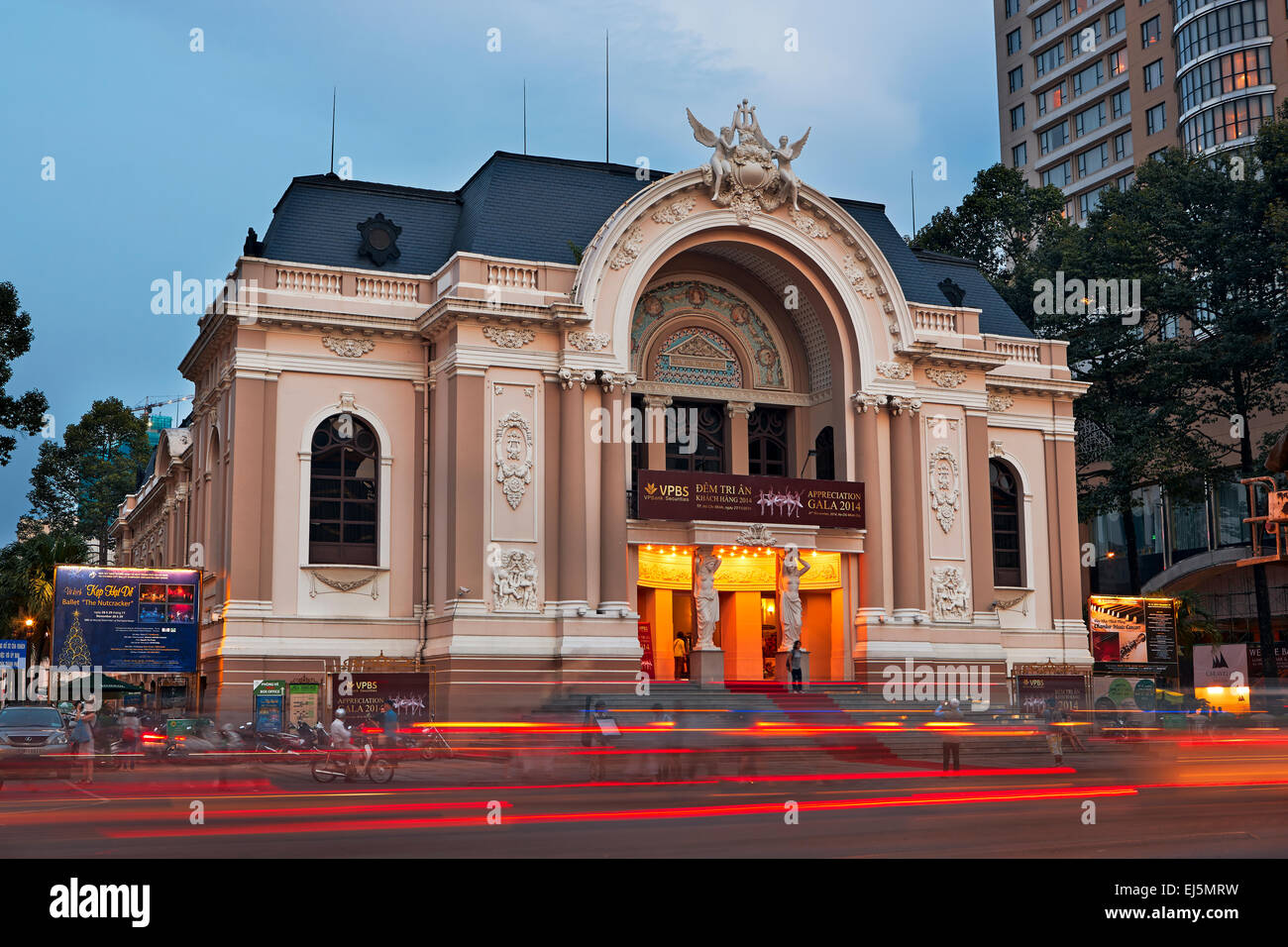 Municipal Theater (Saigon Opera House) at dusk. Ho Chi Minh City Stock ...