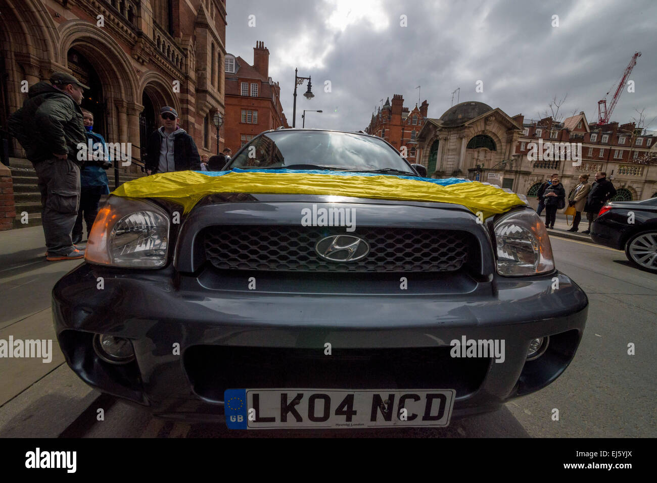 Ukrainian community in UK held the celebration of blessing three cars ...