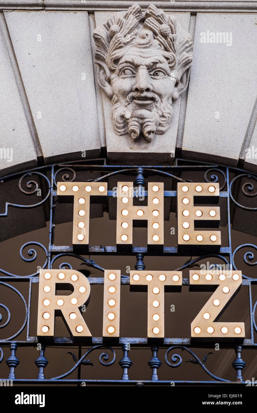 Ritz tea rooms hi-res stock photography and images - Alamy