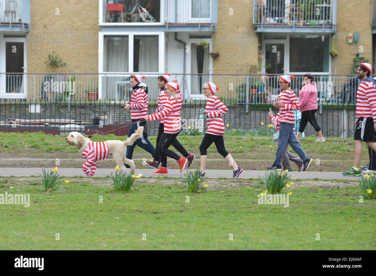 Victoria Park, London, UK. 22nd March 2015. The Where's Wally? Fun run ...