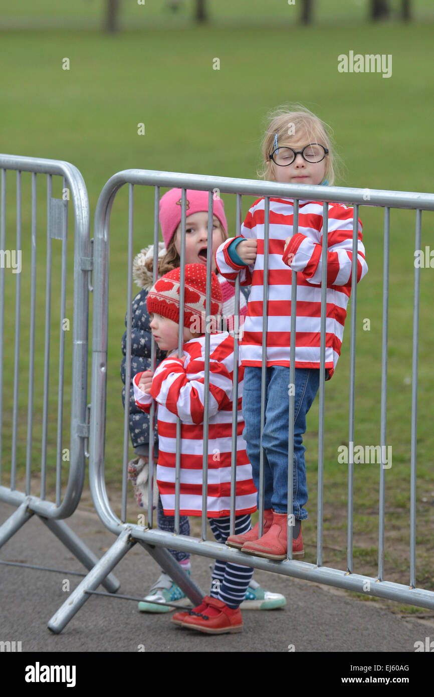 Victoria Park, London, UK. 22nd March 2015. The Where's Wally? Fun run ...