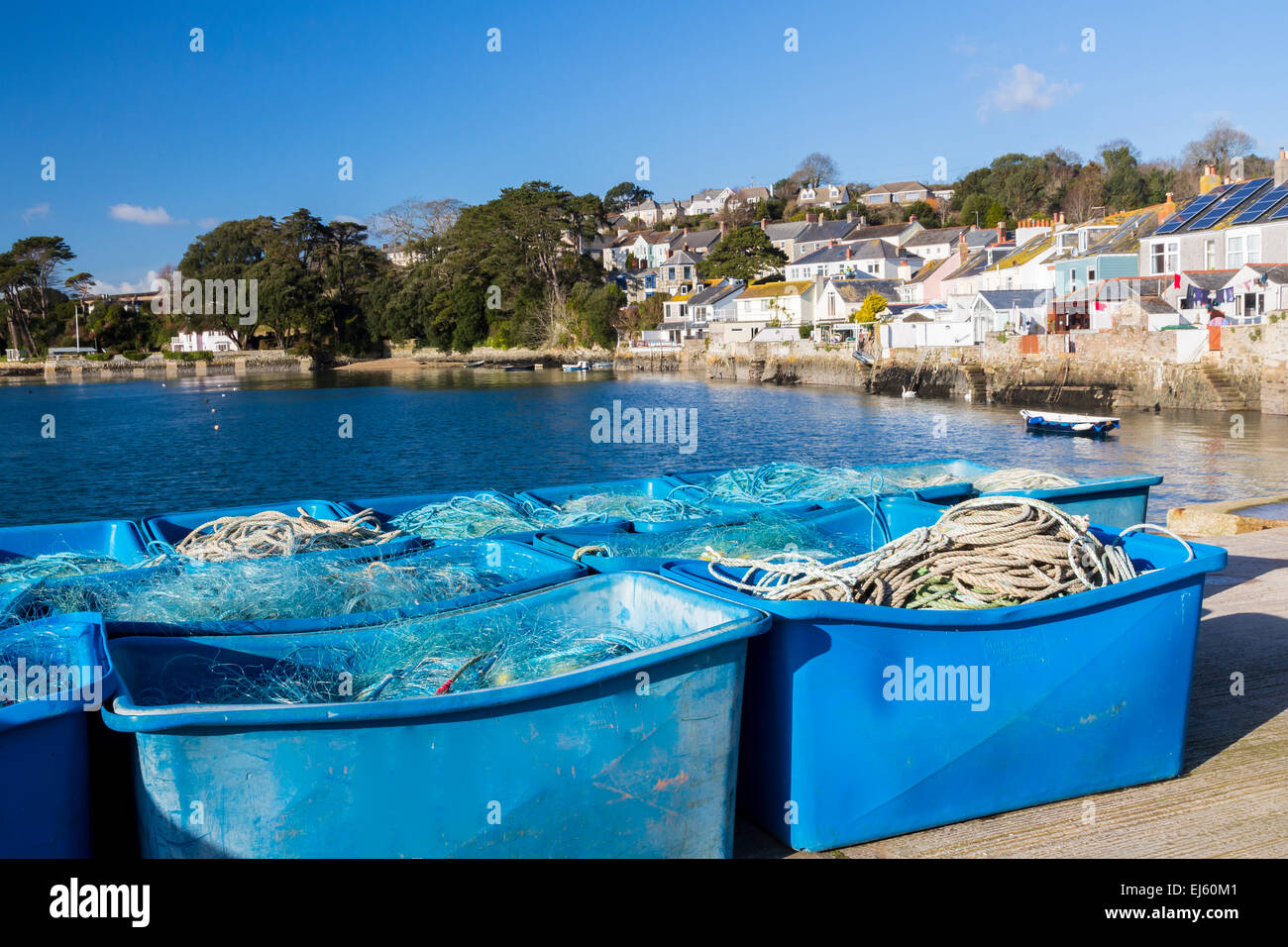 Cornwall fishing village quay quayside hi-res stock photography and ...