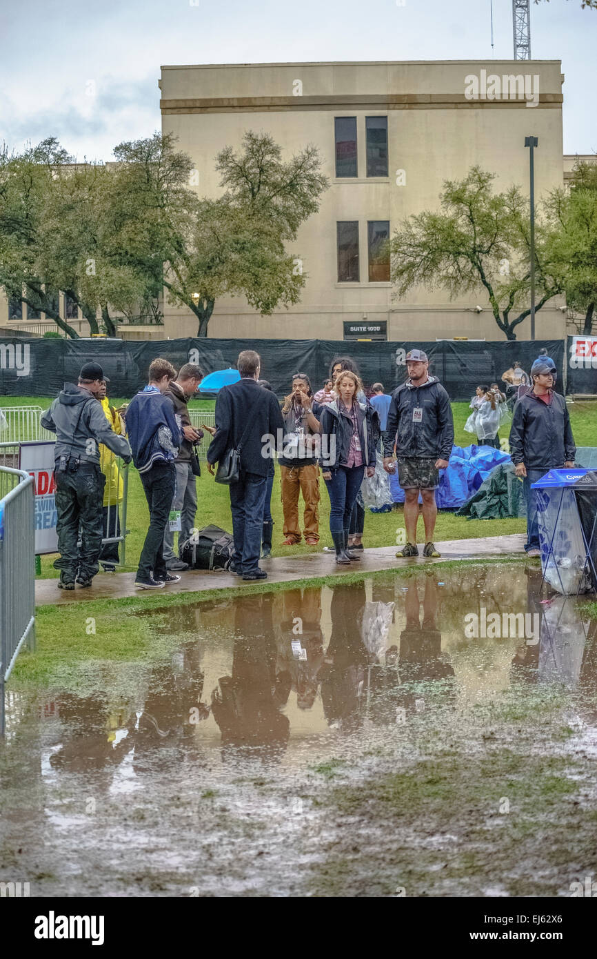 Austin, Texas, USA. 20th Mar, 2015. Rain and flash flood warnings ... Austin, Texas, USA. 20th Mar, 2015. Rain and flash flood warnings ...