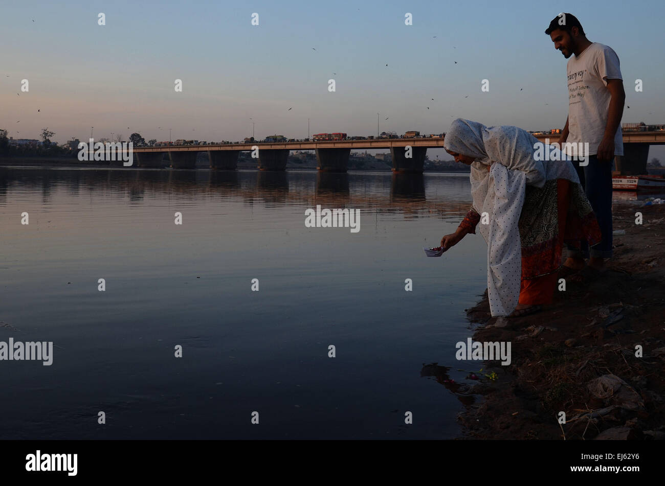 Lhore, Pakistan. 21st Mar, 2015. Pakistani slum residential take a part ...