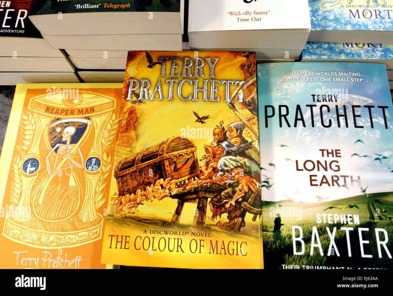 Terry pratchett discworld hi-res stock photography and images - Alamy