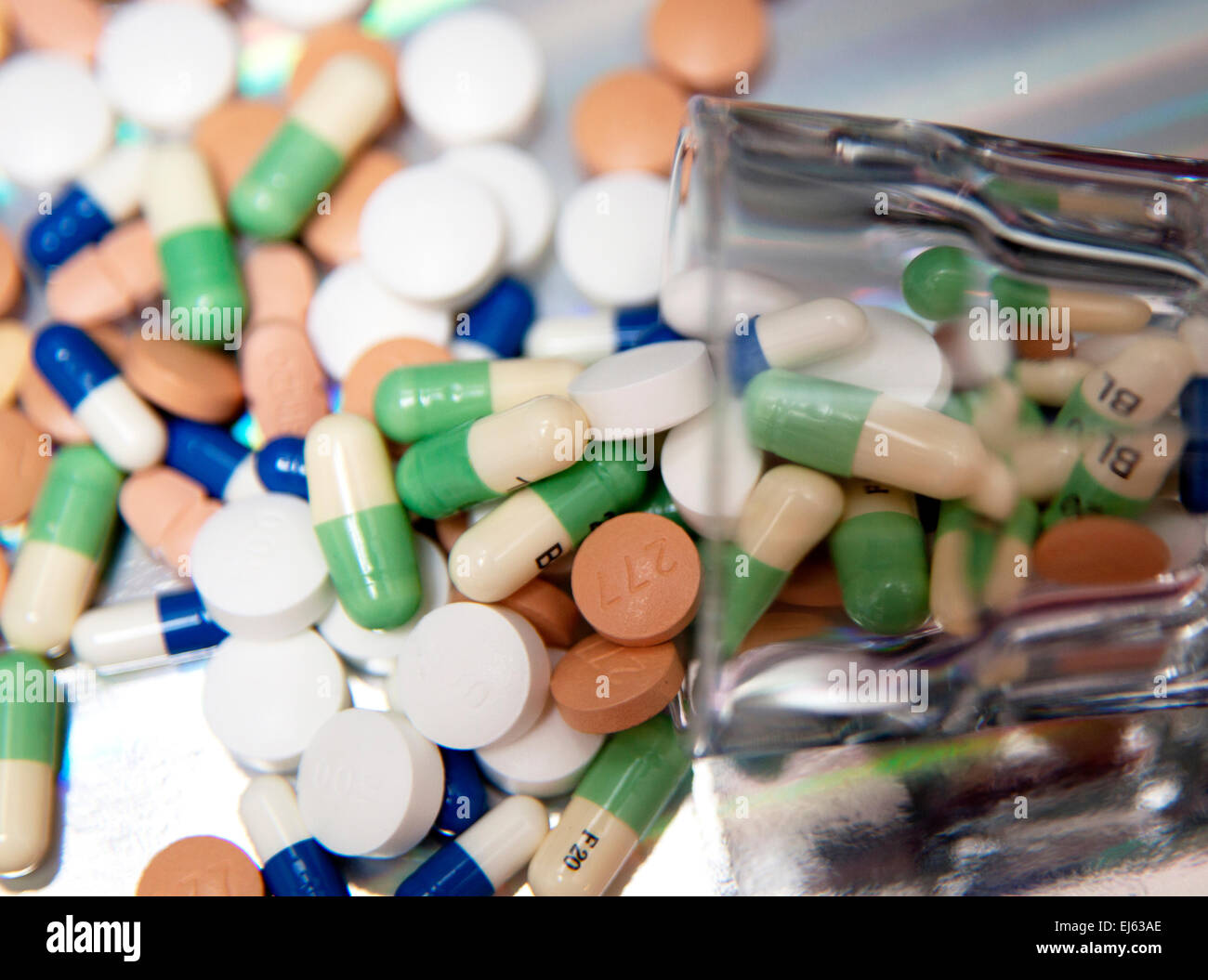 Prescription capsules hi-res stock photography and images - Alamy