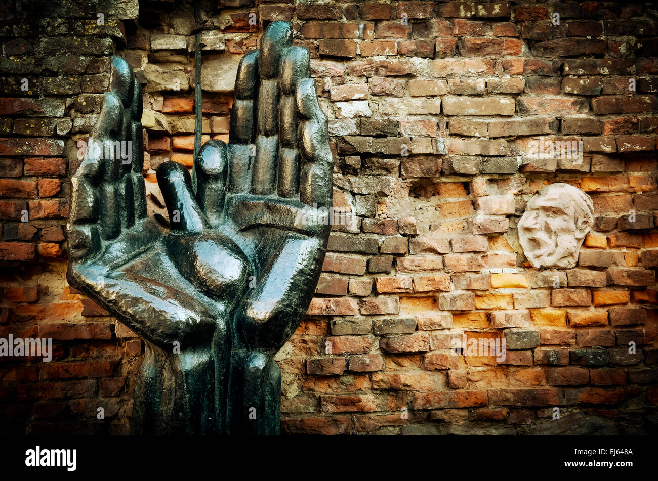 Bronze hands hi-res stock photography and images - Alamy