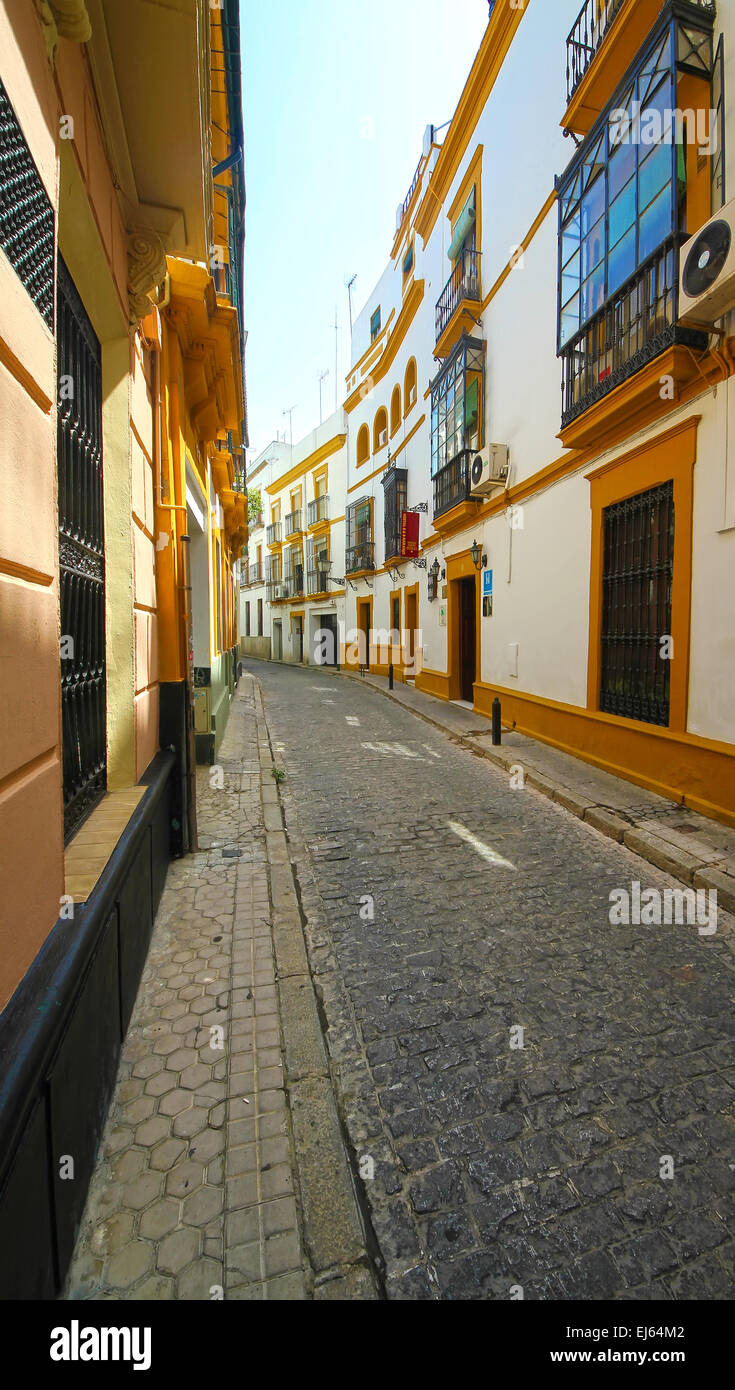 Very narrow lane hi-res stock photography and images - Alamy