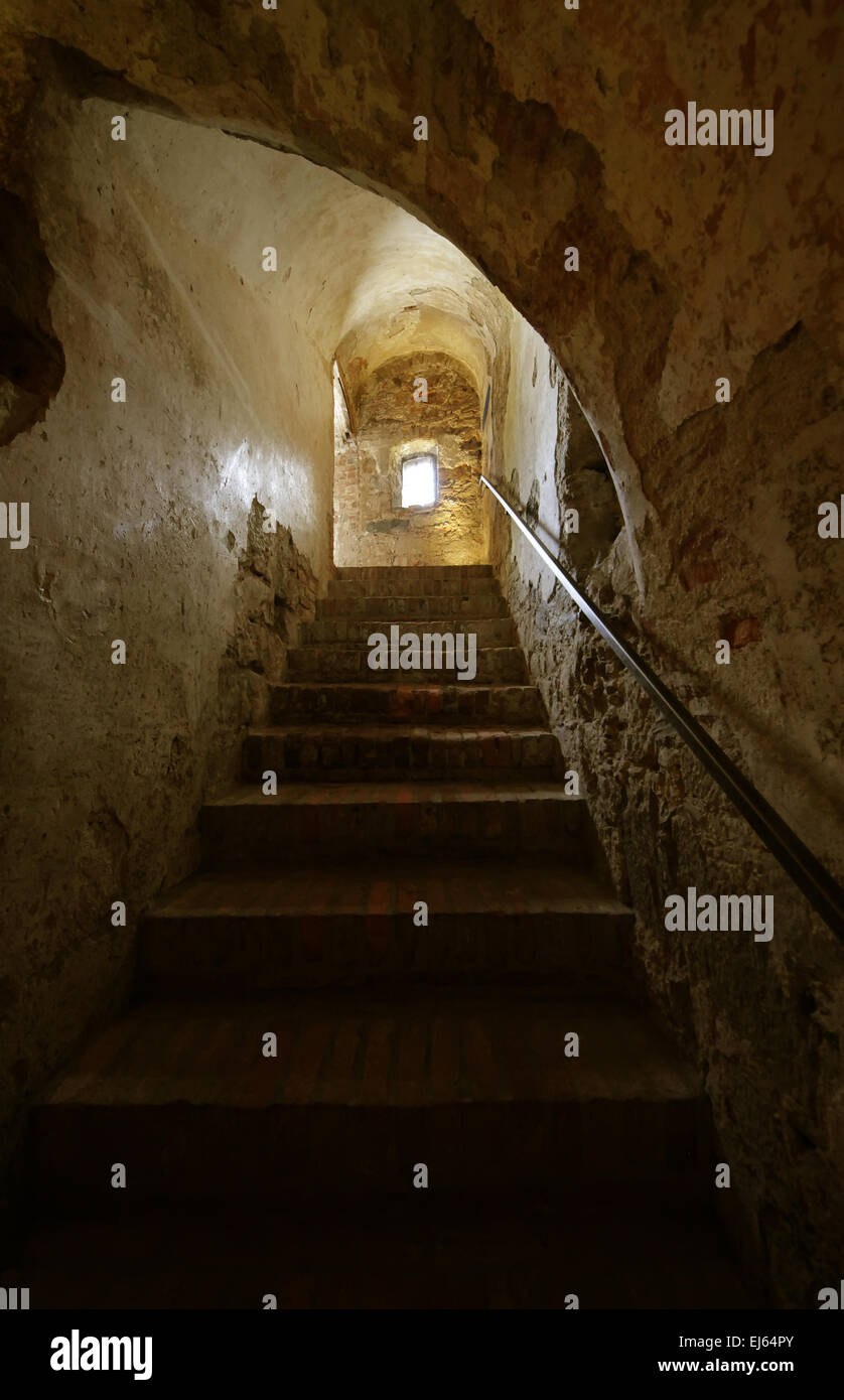 Ancient dungeon cellar basement hi-res stock photography and images - Alamy