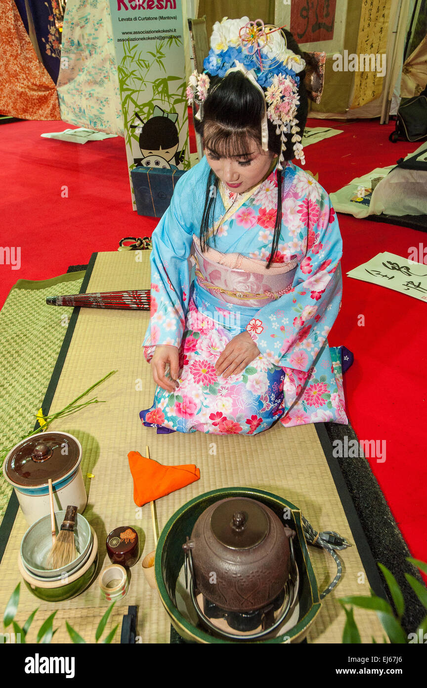 Japanese opera hi-res stock photography and images - Alamy