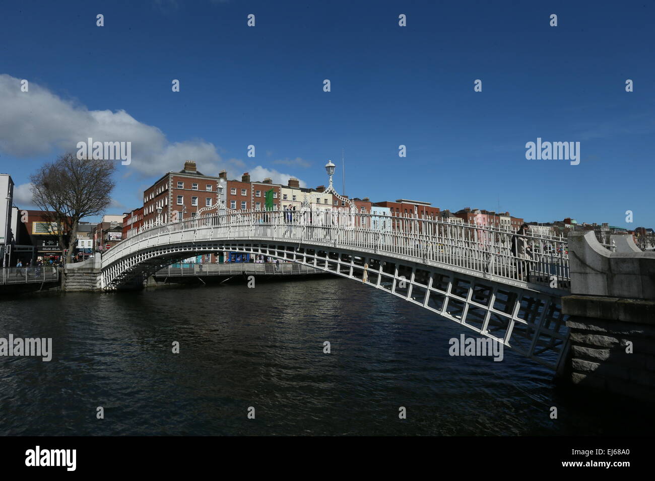 Weather spring ireland hi-res stock photography and images - Alamy