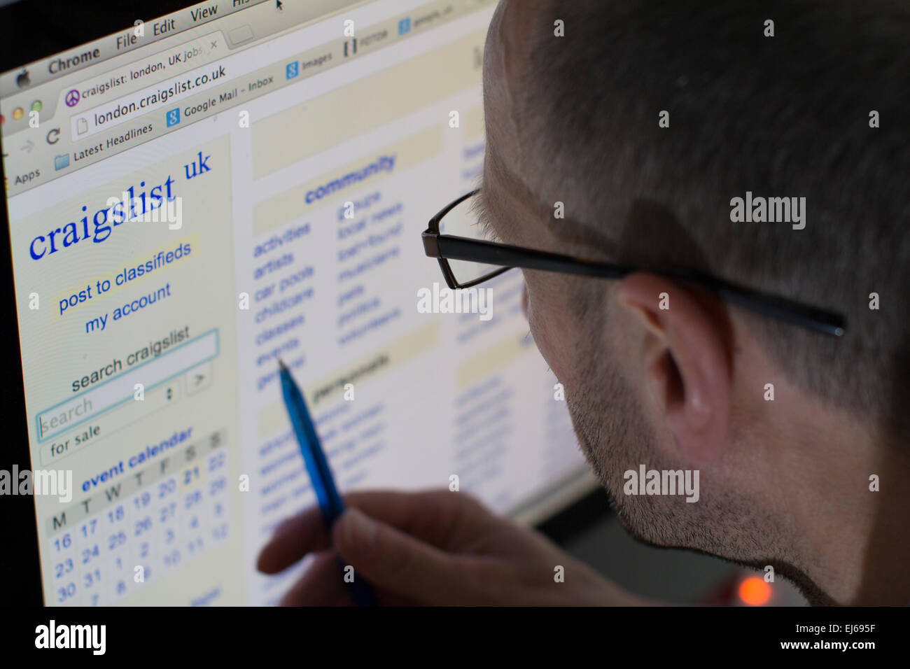 Craigslist hi-res stock photography and images - Alamy