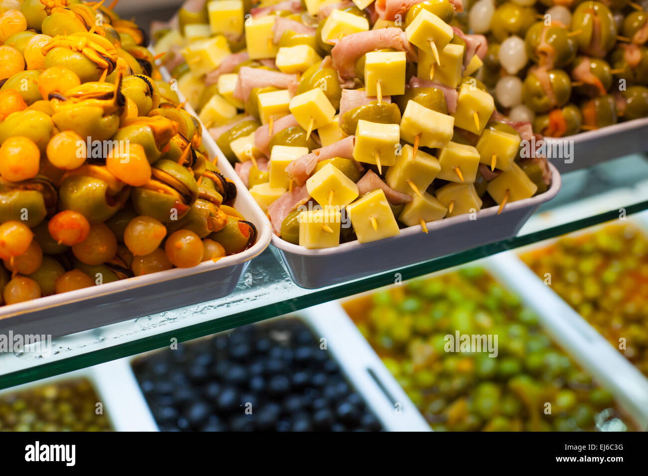 Typical spanish food market Stock Photo - Alamy