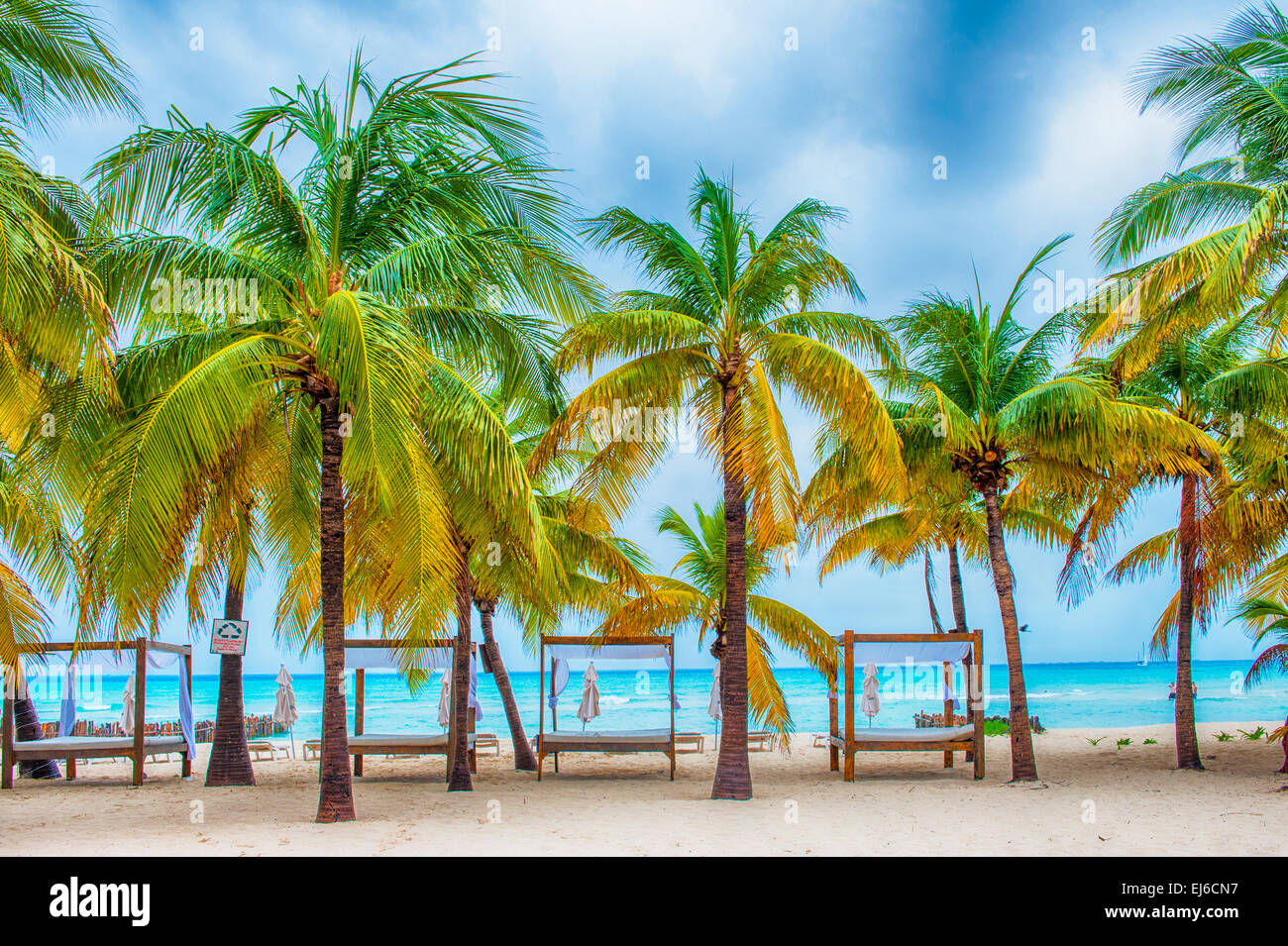 Isla Mujeres Beach Shoreline Stock Photo - Alamy