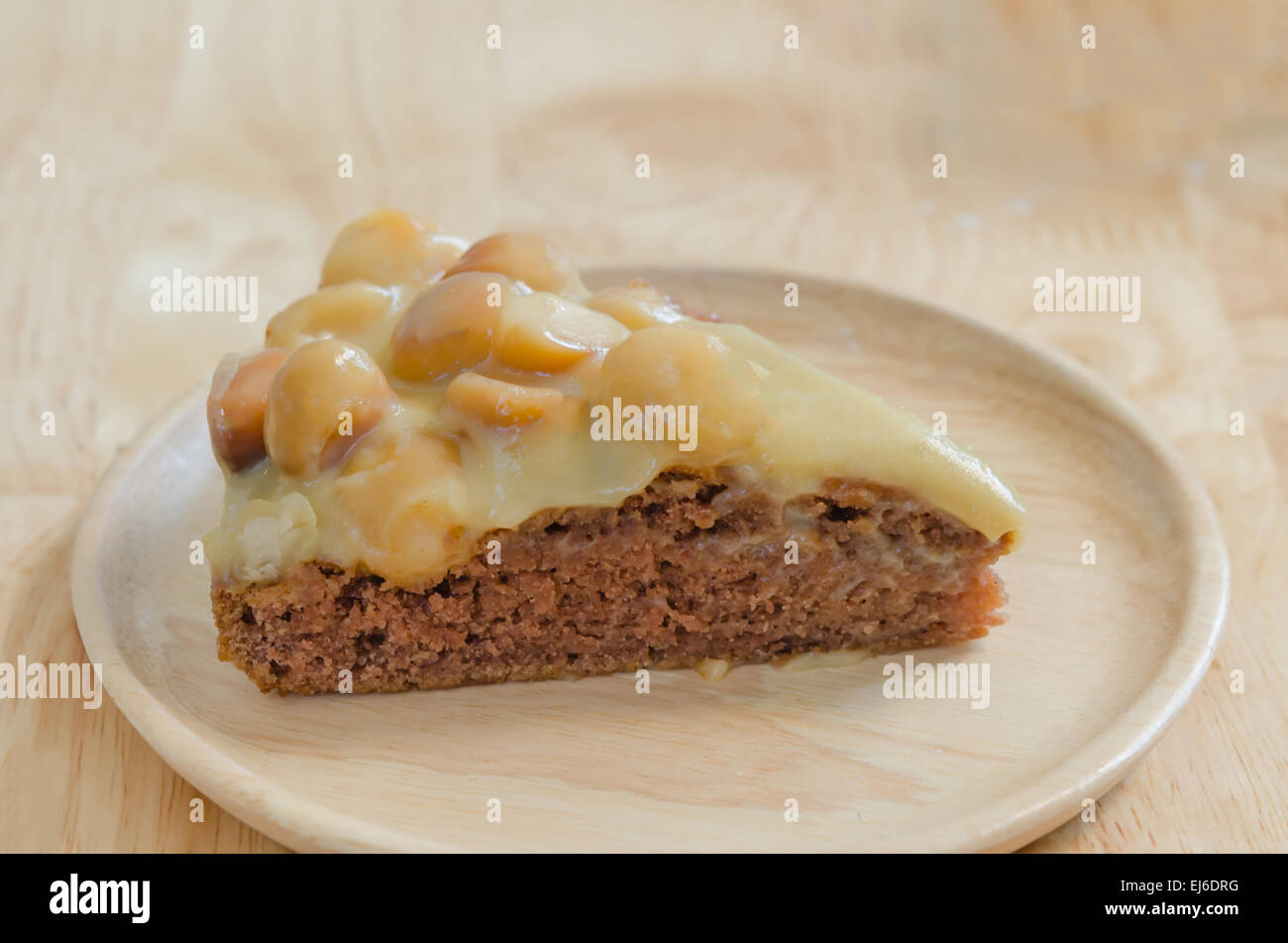 Sweet chocolate caramel cake hi-res stock photography and images - Alamy