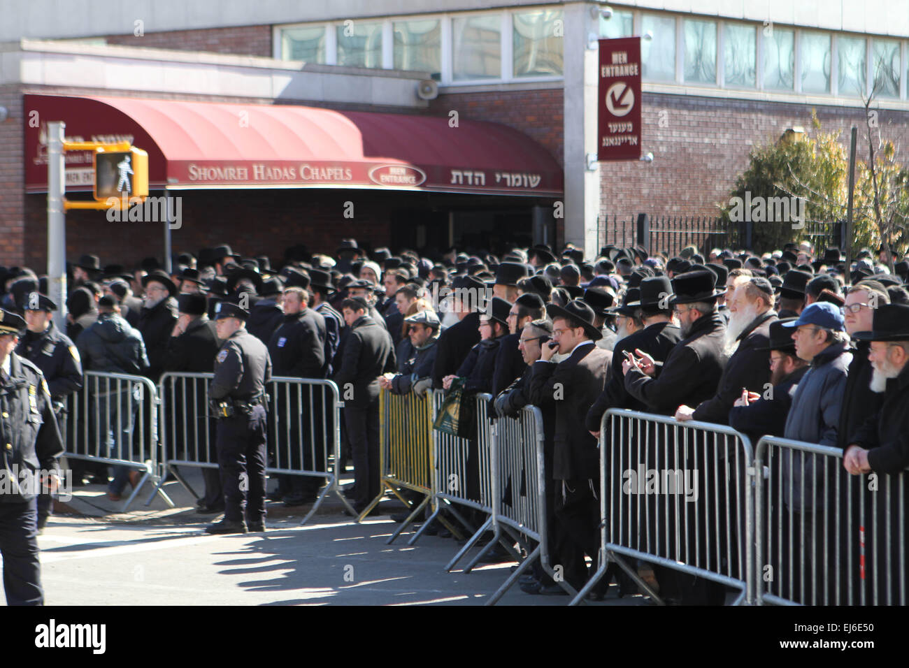 Crowd outside funeral service hi-res stock photography and images - Alamy