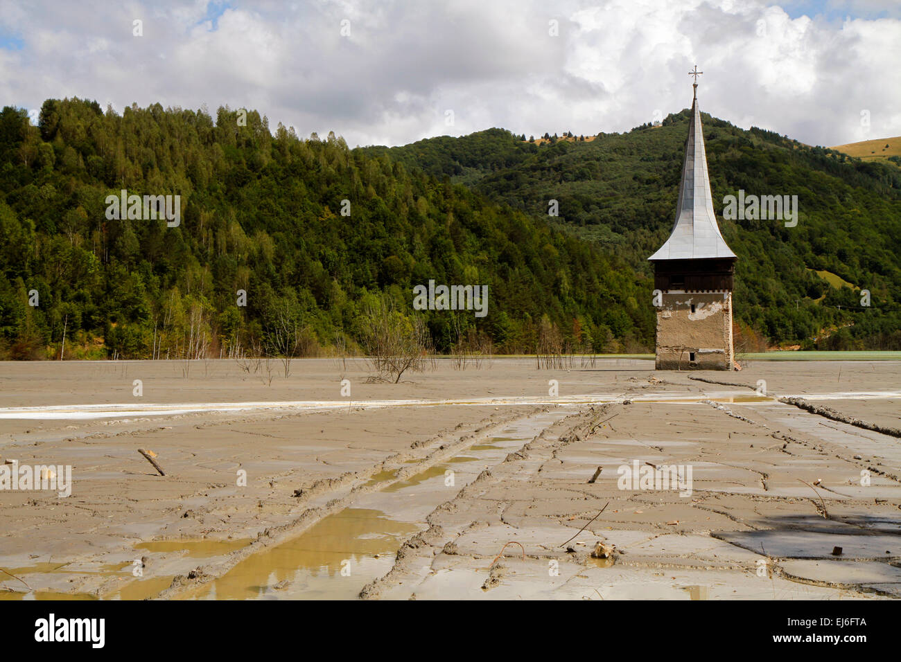 Geamana in the Carpathian Mountains in Romania - an abandoned village ...