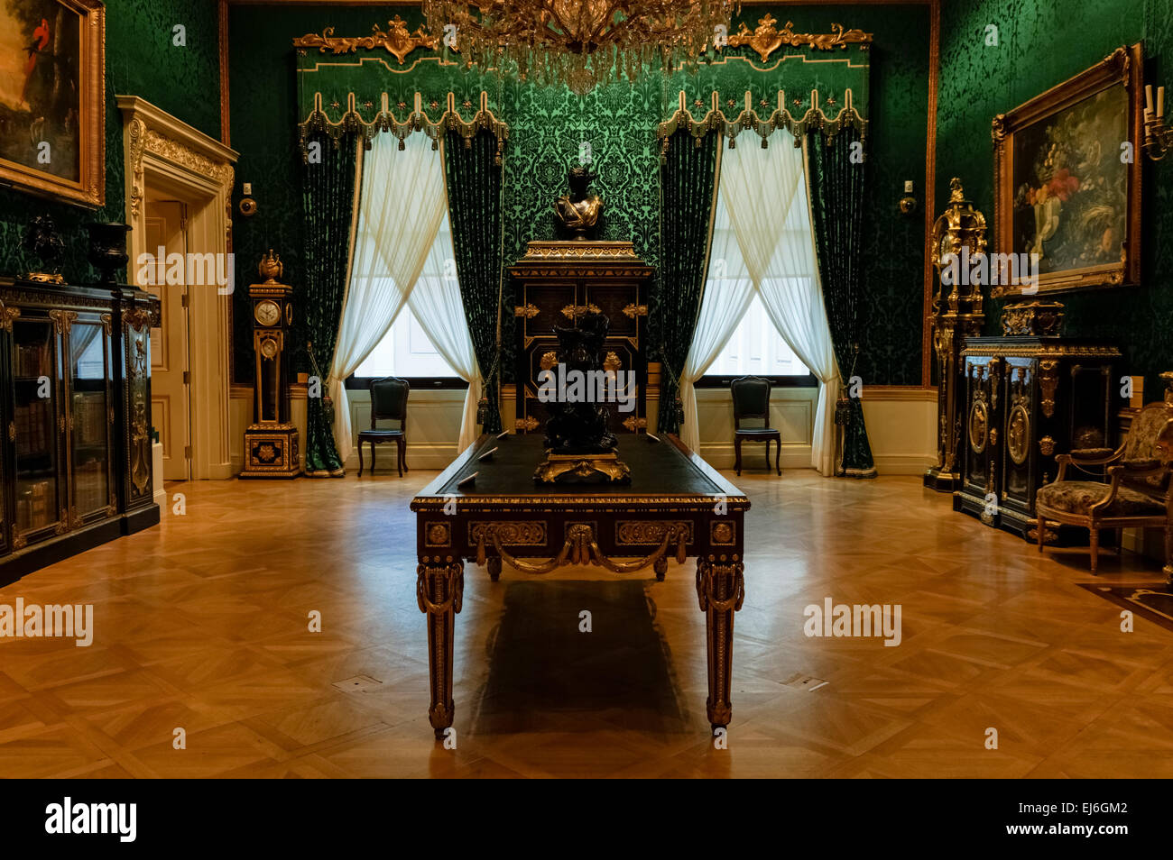 Wallace collection london hi-res stock photography and images - Alamy