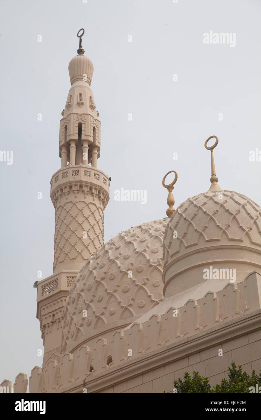 Jumeirah mosque in Dubai Stock Photo - Alamy