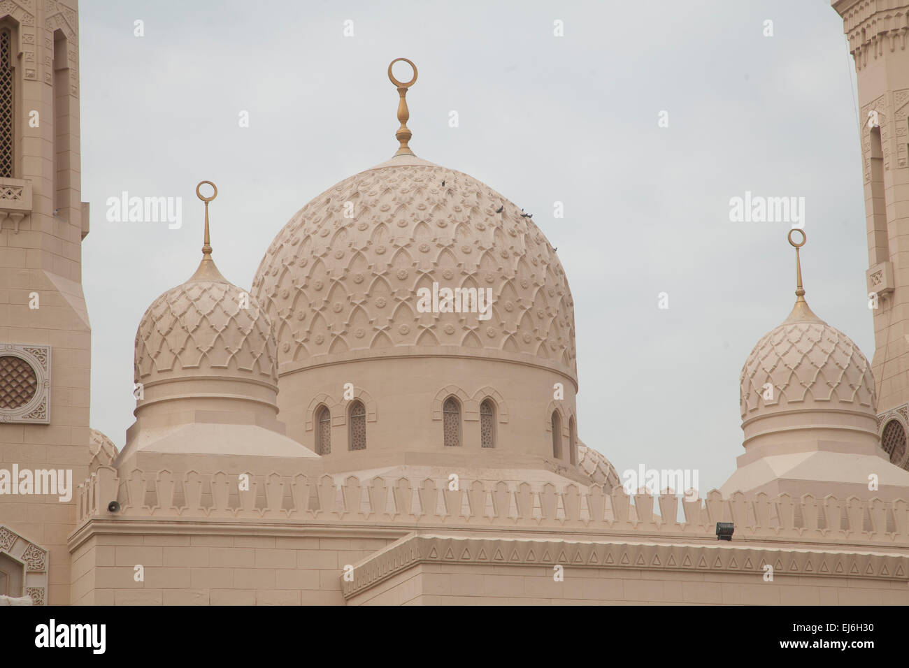 Jumeirah mosque in Dubai Stock Photo - Alamy