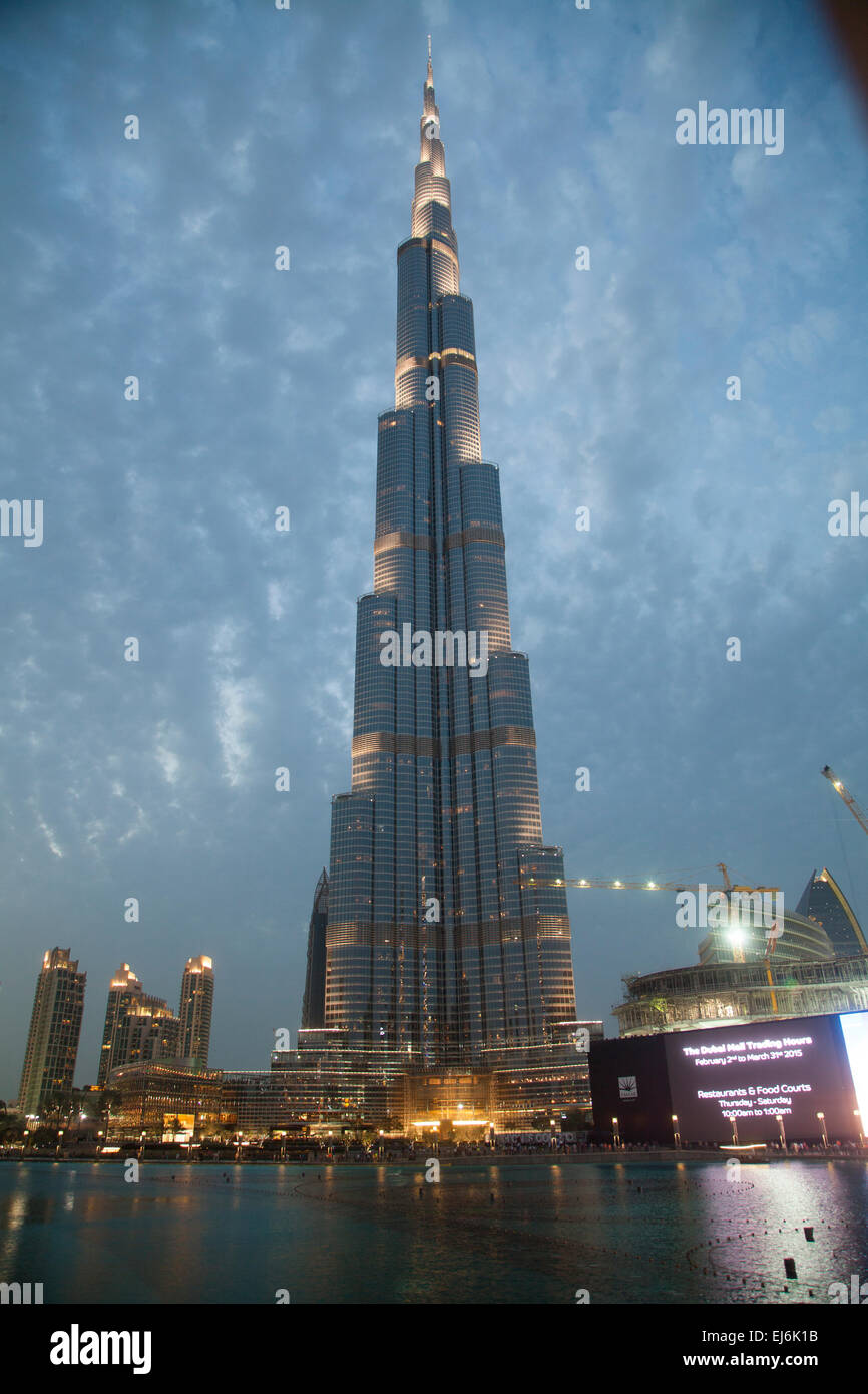 Burj khalifa caliph tower hi-res stock photography and images - Alamy