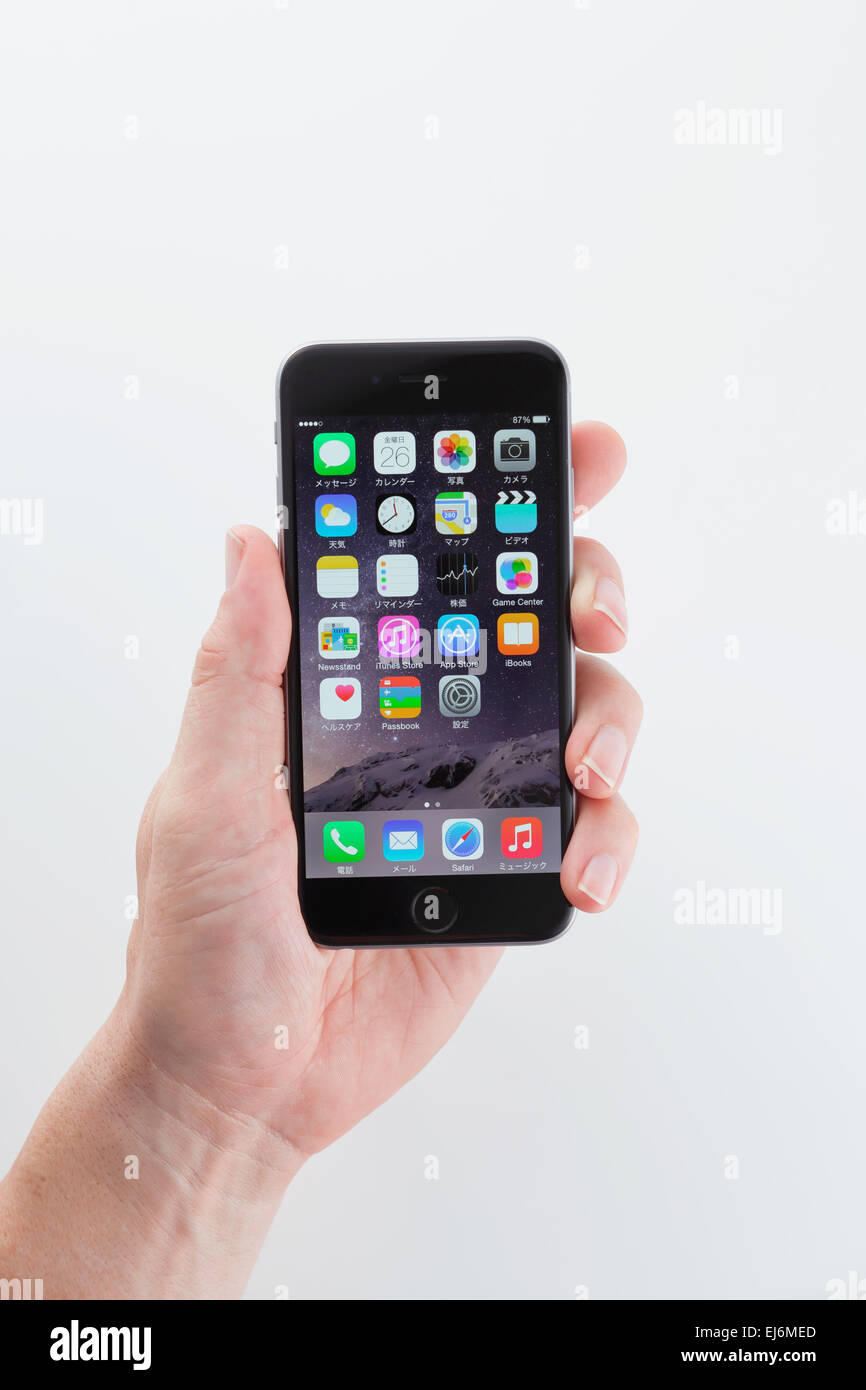 Man holding smartphone Stock Photo - Alamy