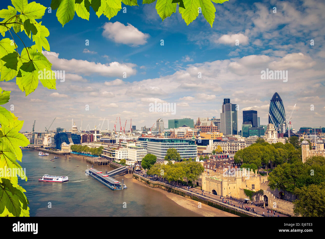 Tower of london hi-res stock photography and images - Alamy