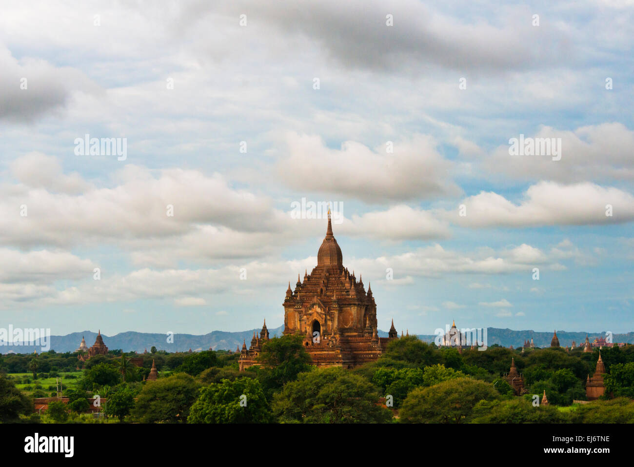 Bagan myanmar burma temple hi-res stock photography and images - Alamy